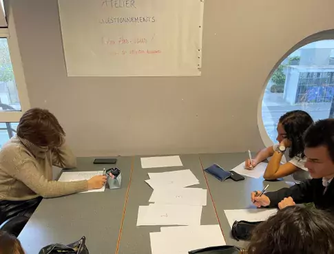 L'atelier TRE en première année de modélisme - Actualité - Esimode